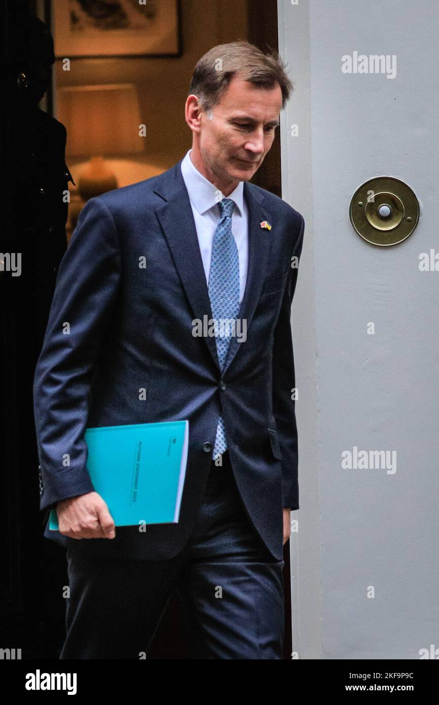 Mini budget jeremy hunt hi-res stock photography and images - Alamy