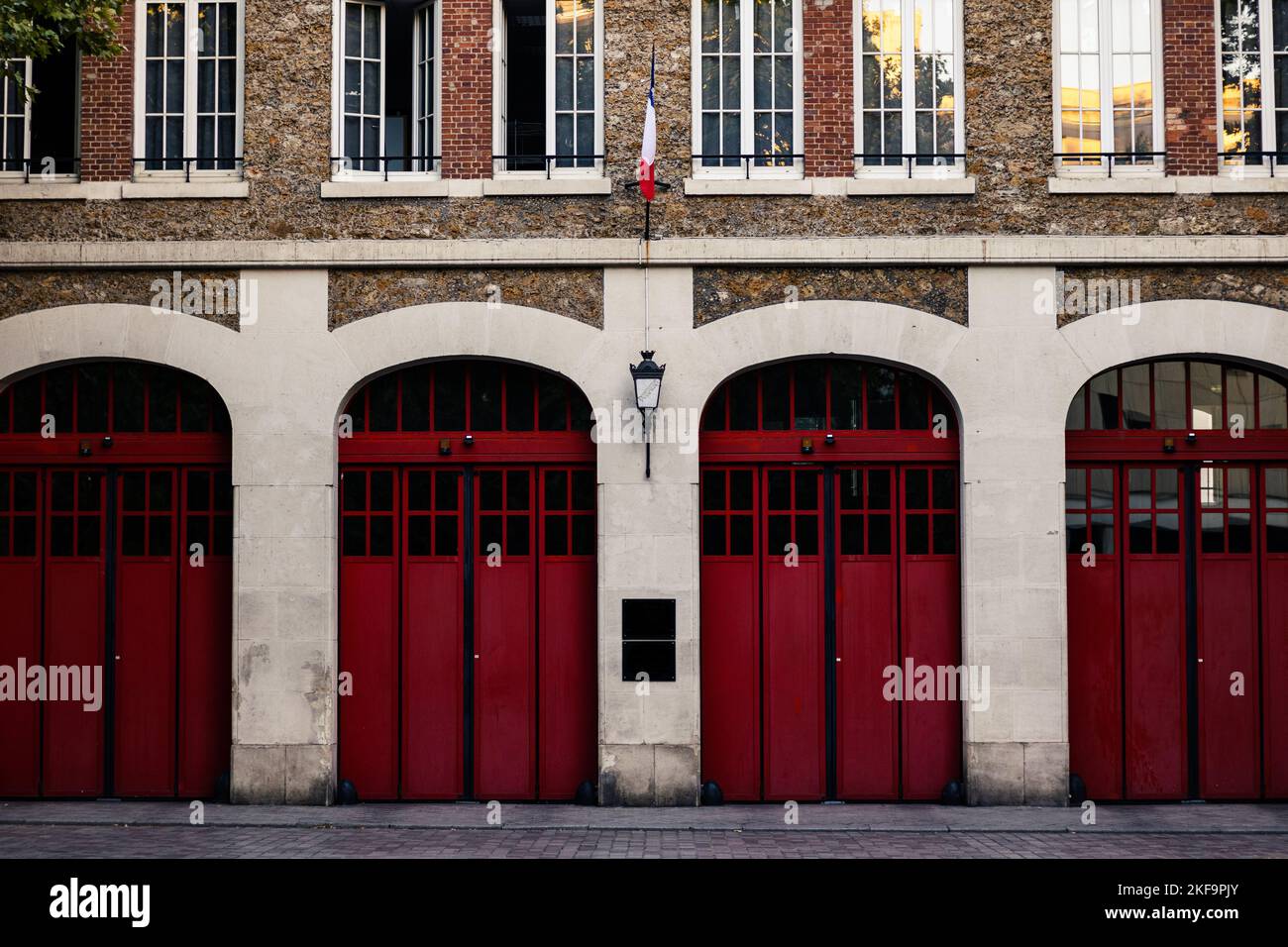 Fire station building hi-res stock photography and images - Alamy