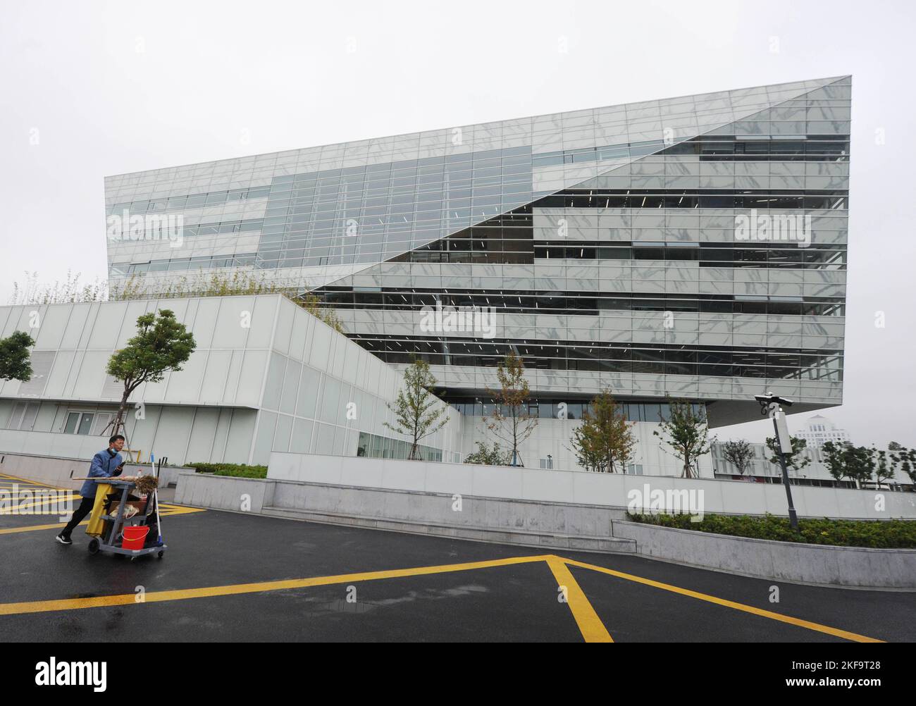 Shanghai Library (Pudong) with the largest single area in China has ...