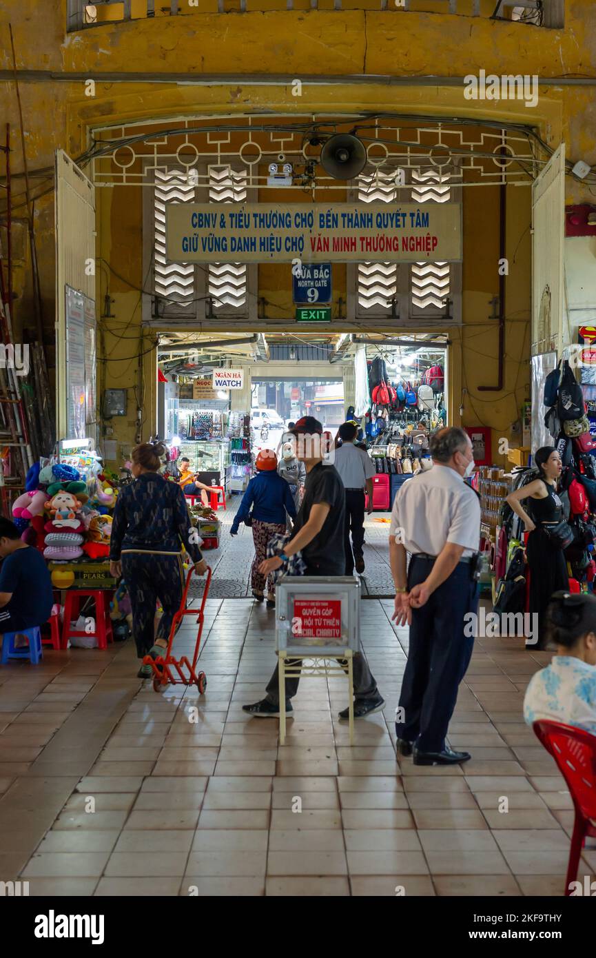 A busy trading day inside the Ben Thanh market, Ho Chi Minh City ...