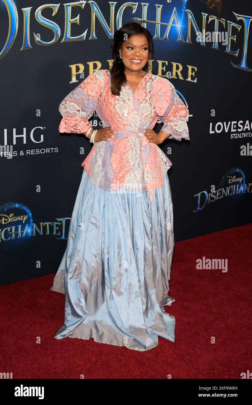 November 16, 2022, Los Angeles, CA, USA: LOS ANGELES - NOV 16: Yvette ...