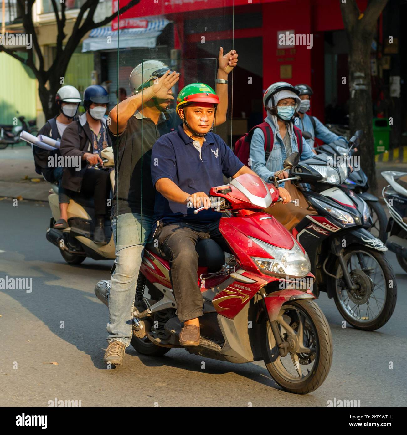 Vietnam vietnamese children on bicycle hi-res stock photography and ...