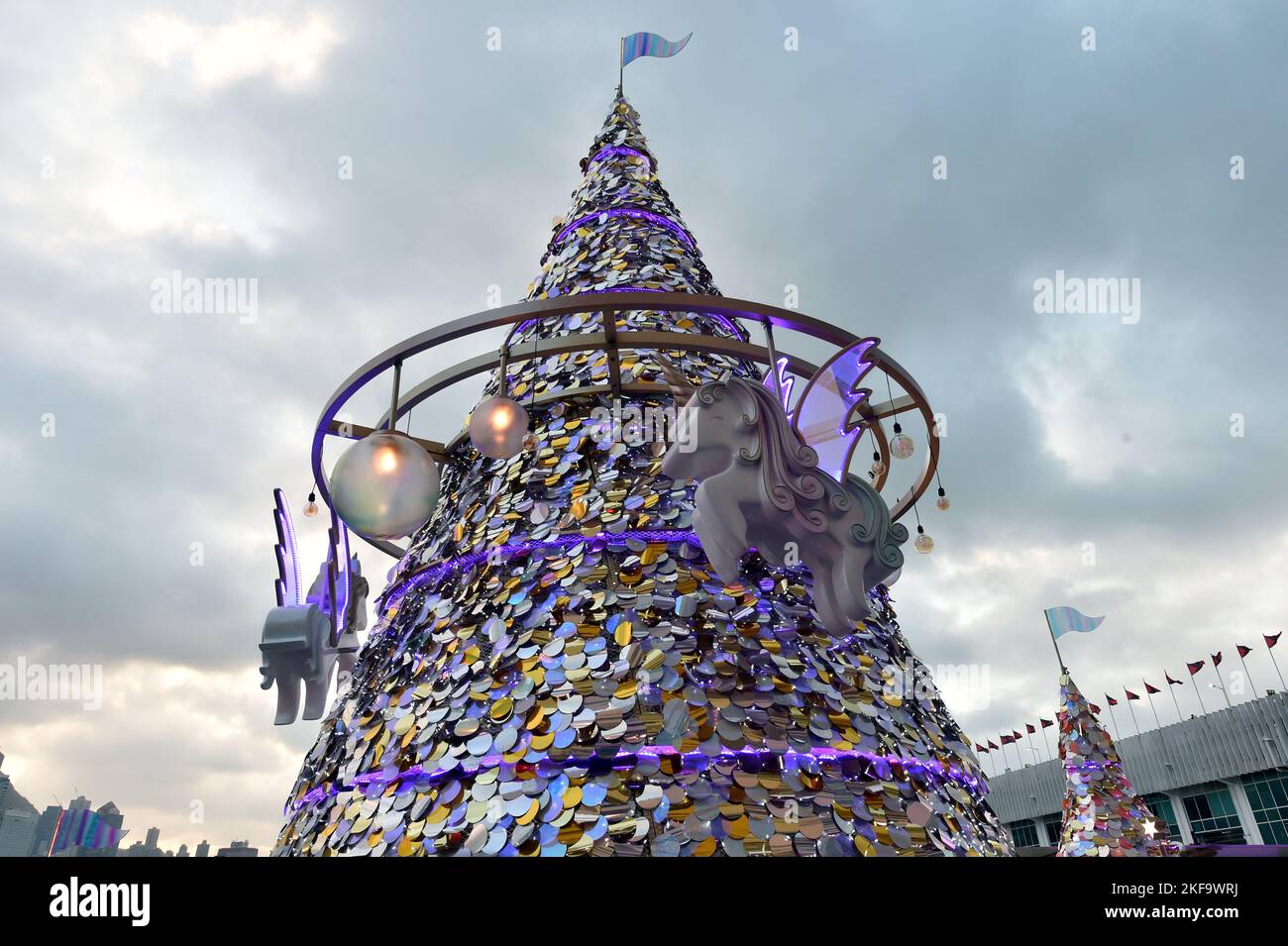 As the 2022 Christmas Day is coming, a large-scale Christmas lighting ceremony is held in the ...