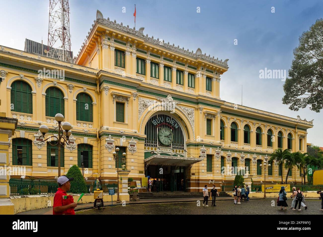 Front left elevation hi-res stock photography and images - Alamy