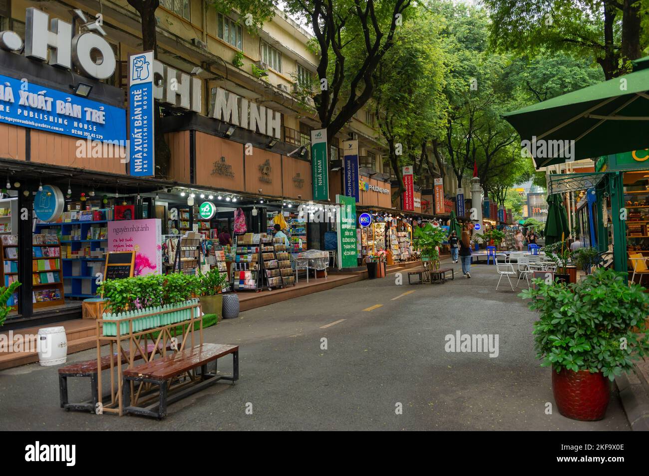 Hcmc book street hi-res stock photography and images - Alamy