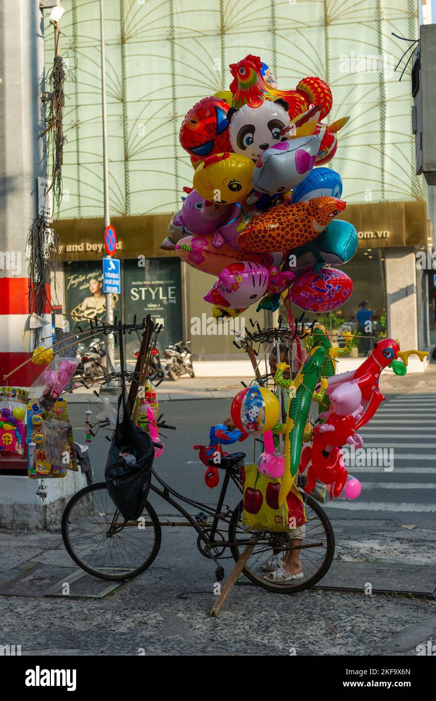 Balloon streets hi-res stock photography and images - Alamy