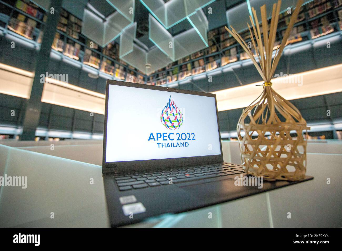 Chulalongkorn University Logo