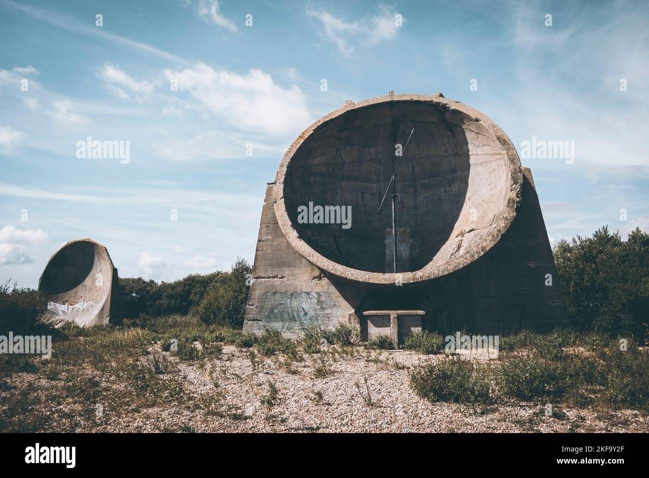 Denge Sound Mirrors. Greatstone, Kent - WWII sound mirrors used as an ...