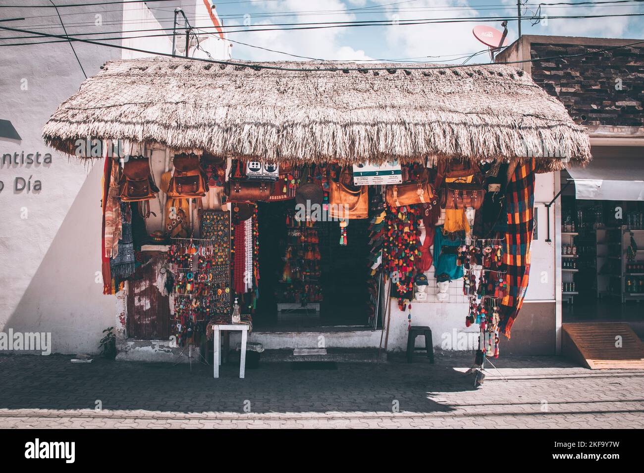 Mexican thatched roof hi-res stock photography and images - Alamy