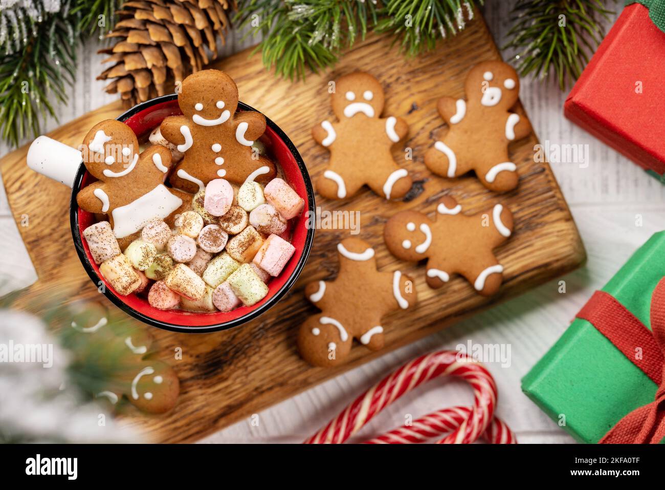 Gingerbread man cookies in a cup with marshmallow. Christmas holiday ...