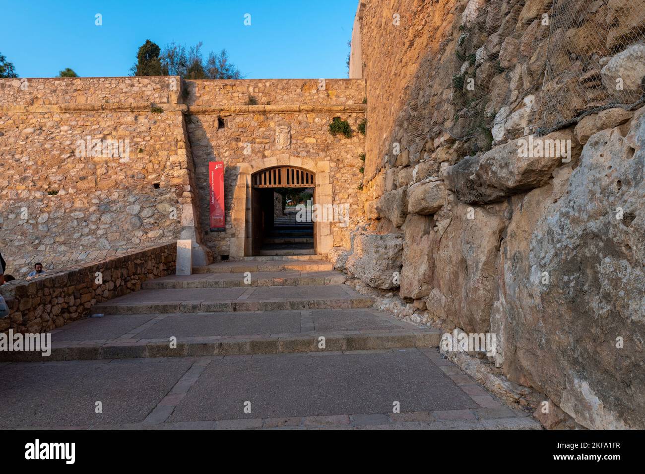Roman wall entrance hi-res stock photography and images - Alamy