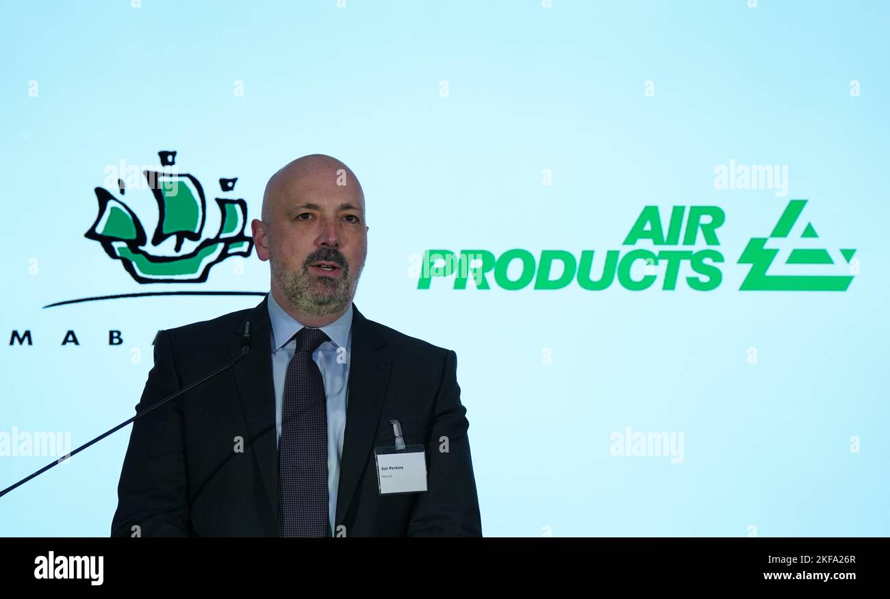 17 November 2022, Hamburg: Jonathan Perkins, CEO of Mabanaft GmbH & Co ...
