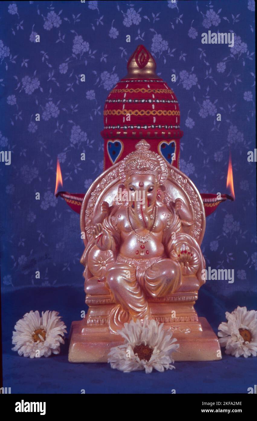 Indian lamp shade hi-res stock photography and images - Alamy