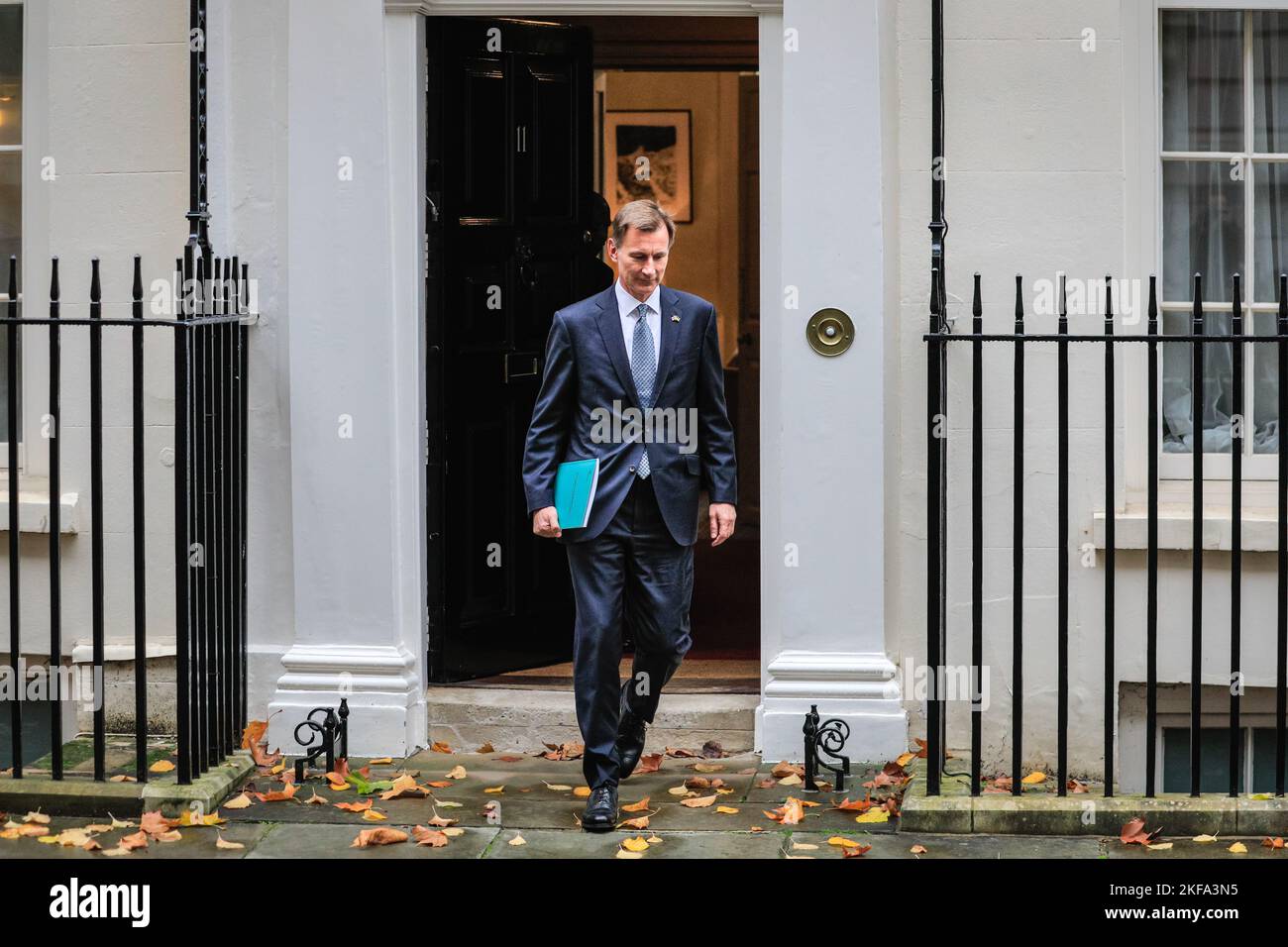 Mini budget jeremy hunt hi-res stock photography and images - Alamy