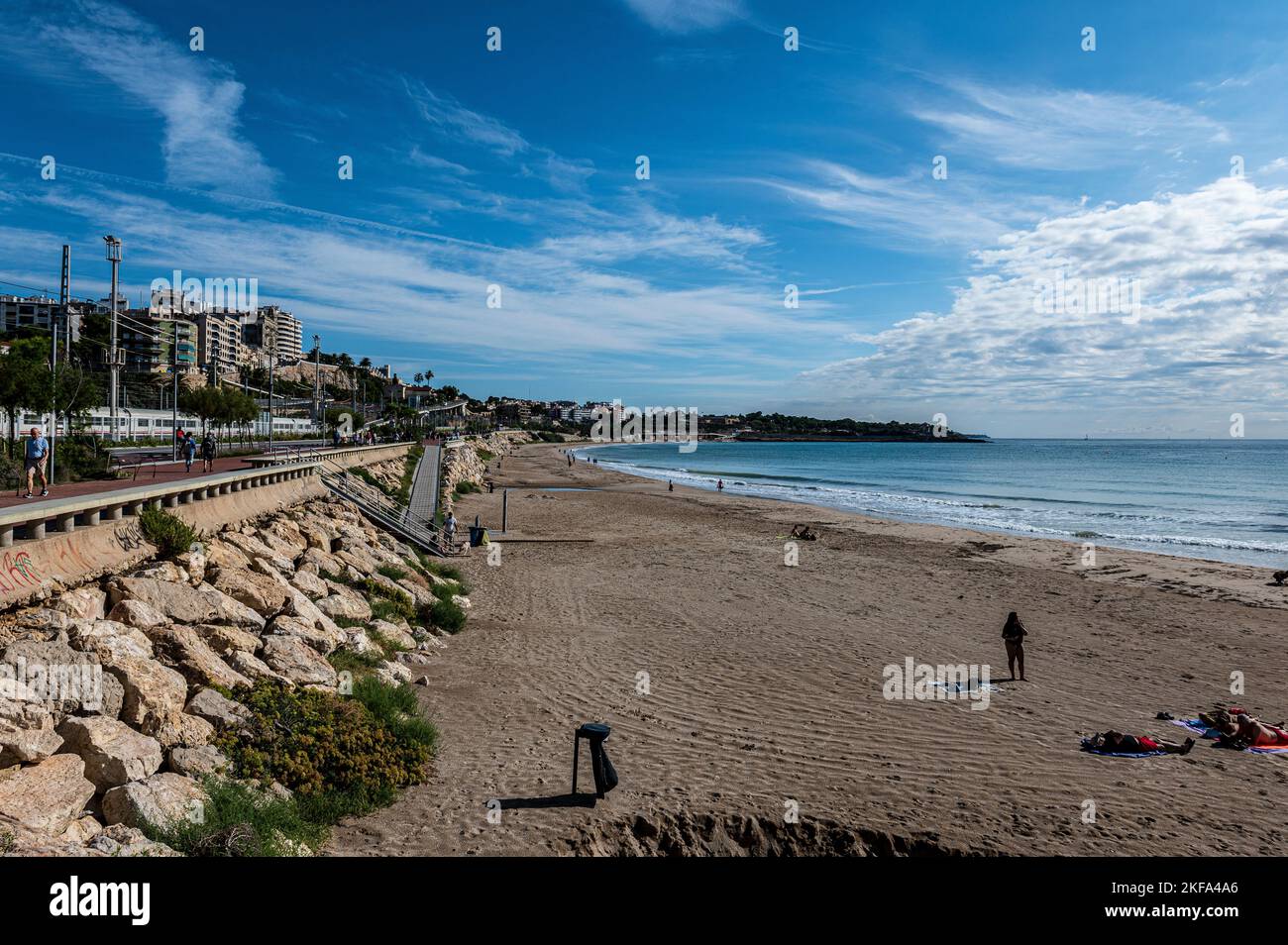 Sea front railway hi-res stock photography and images - Alamy