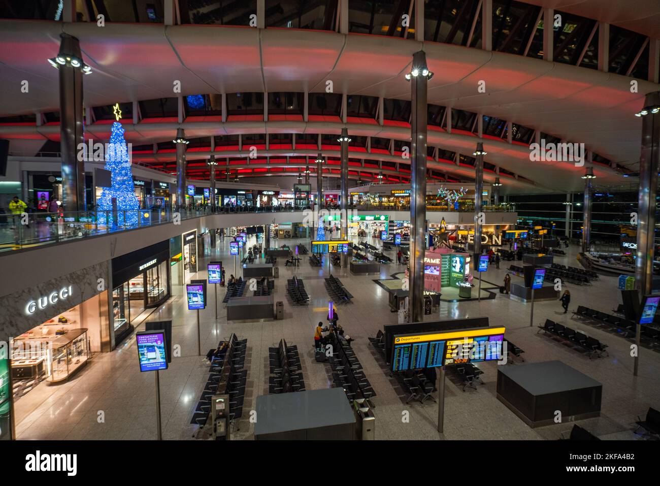 Heathrow ground handler hi-res stock photography and images - Alamy