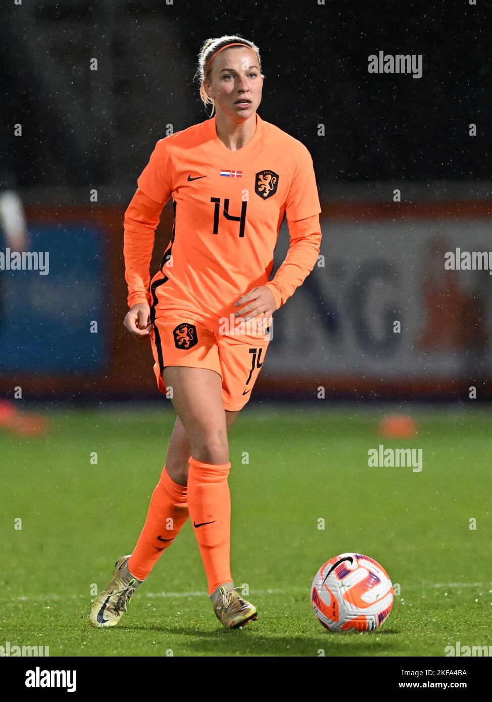 ZWOLLE - Jacky Groenen of Holland women during the friendly match for ...