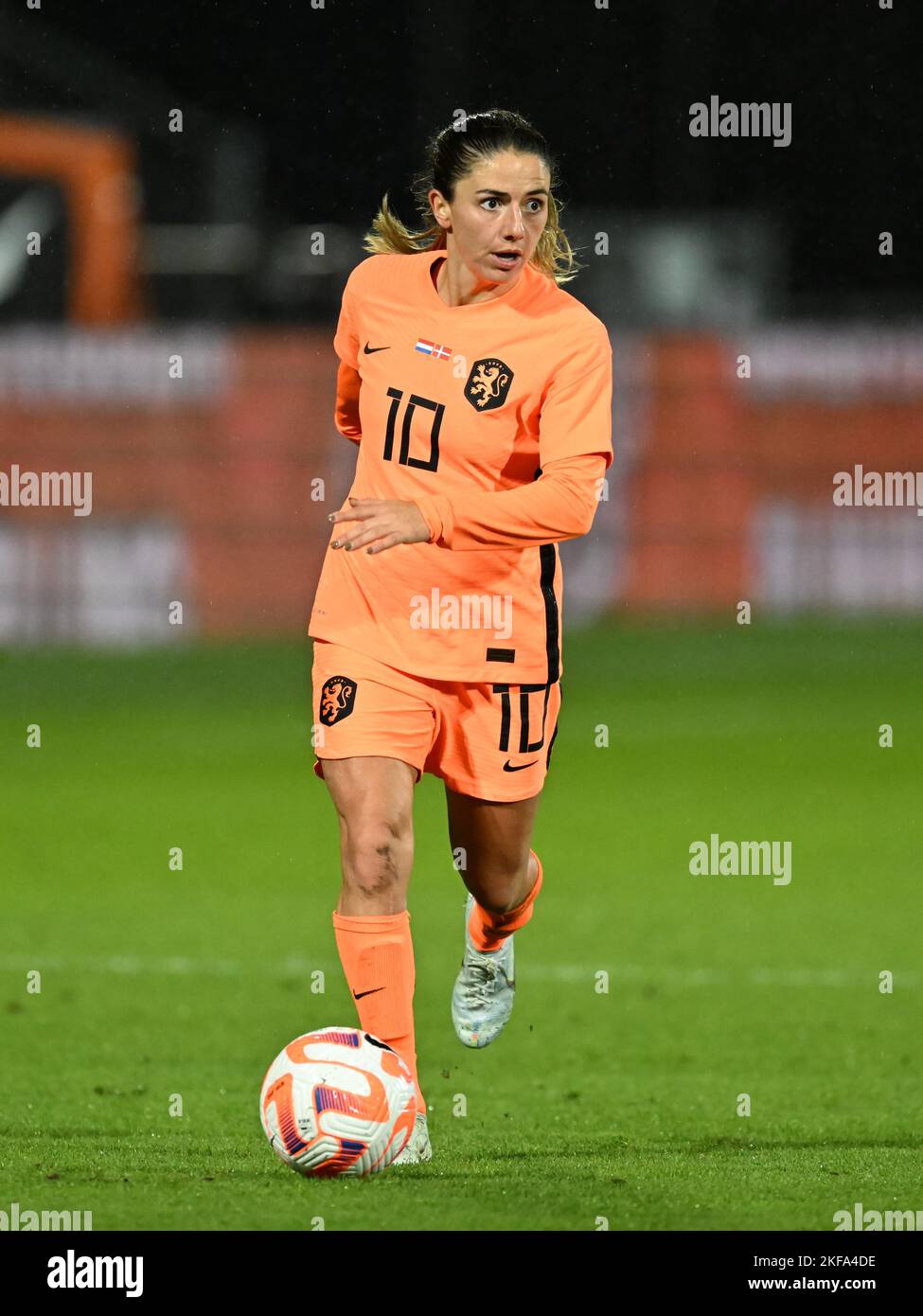 ZWOLLE - Danielle van de Donk of Holland women during the friendly ...