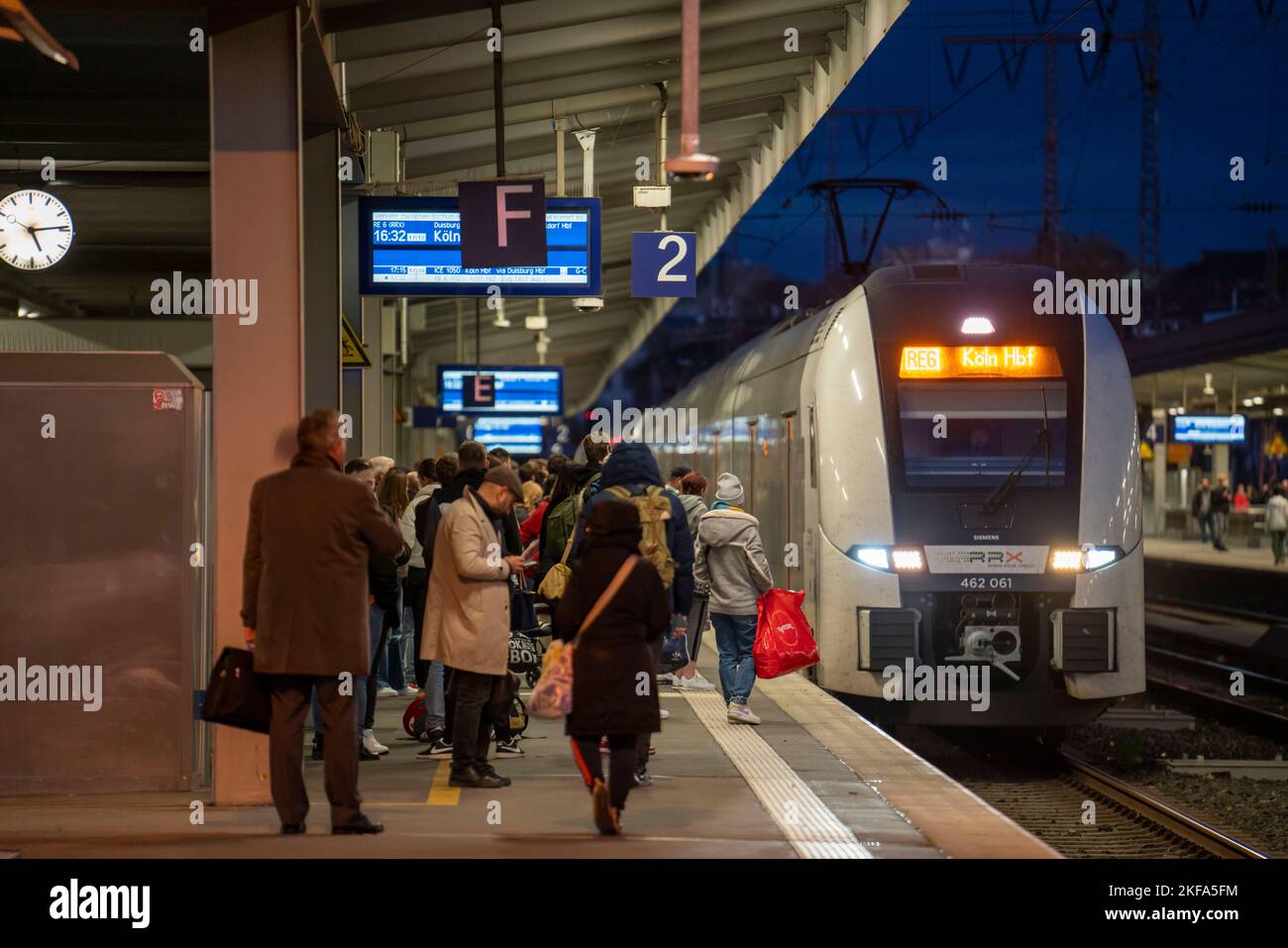 Station, local train, regional express RE6, RRX, to Cologne, arrives ...
