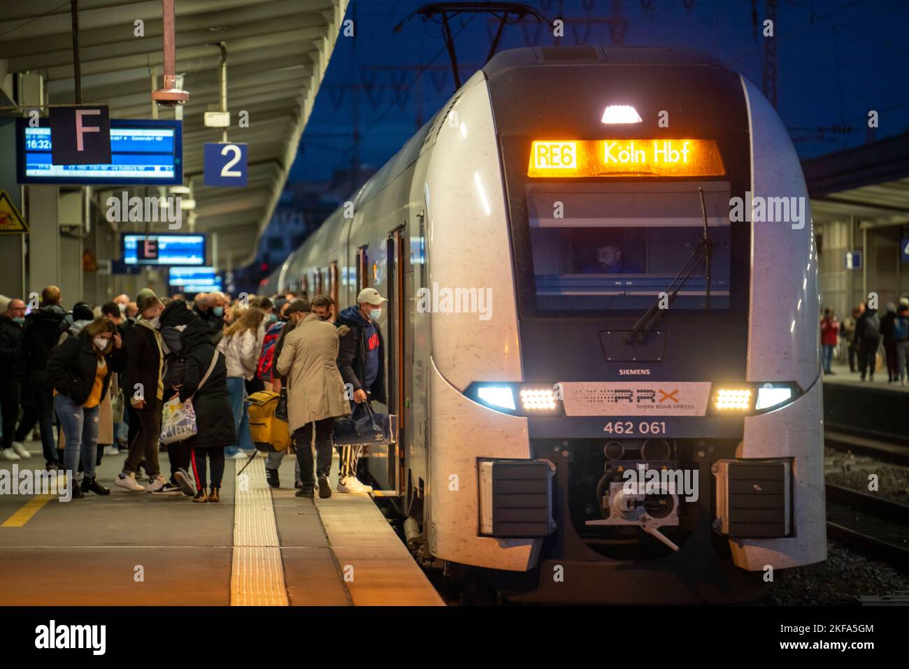 Station, local train, regional express RE6, RRX, to Cologne, arrives ...