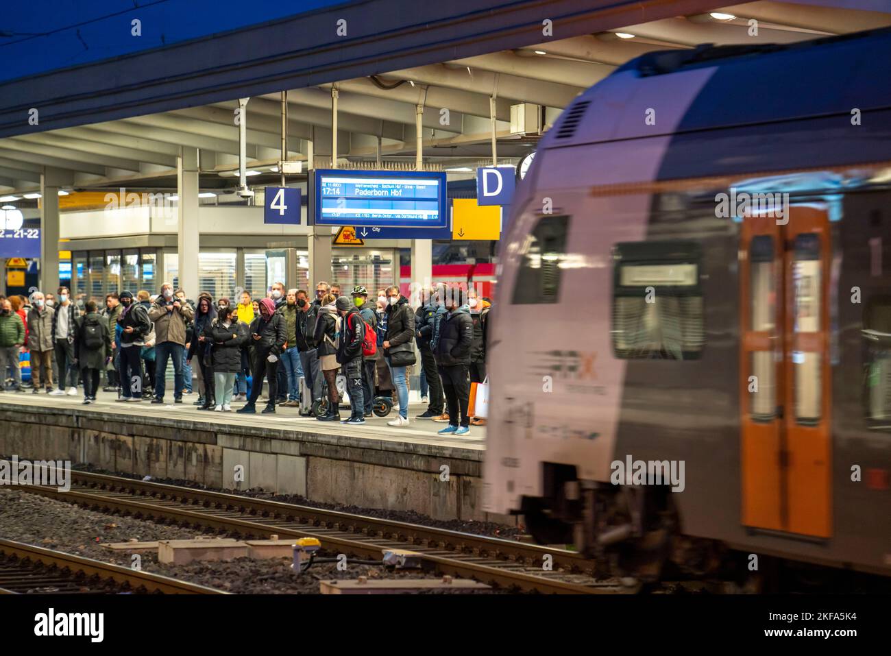 Station, local train, regional express RE11, RRX, to Paderborn, arrives ...