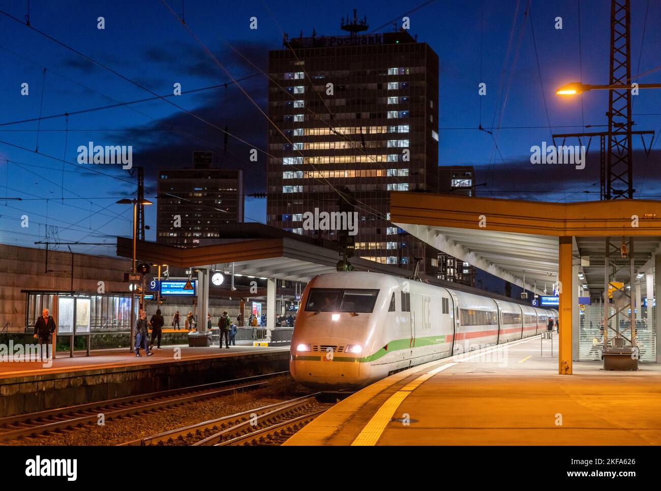 Train station, ICE train, departure on platform, Essen, NRW, Germany ...