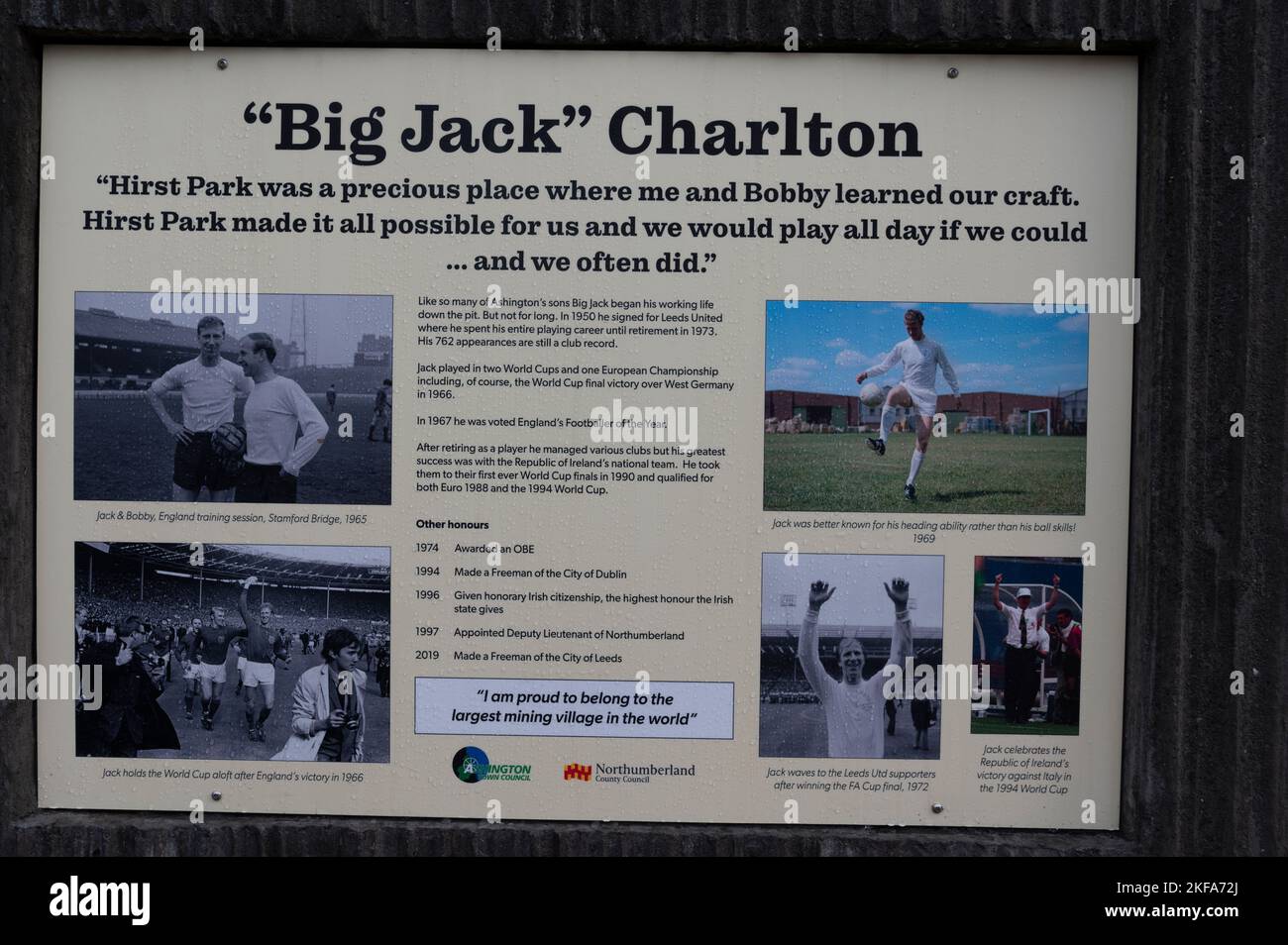 Monument information board hi-res stock photography and images - Alamy