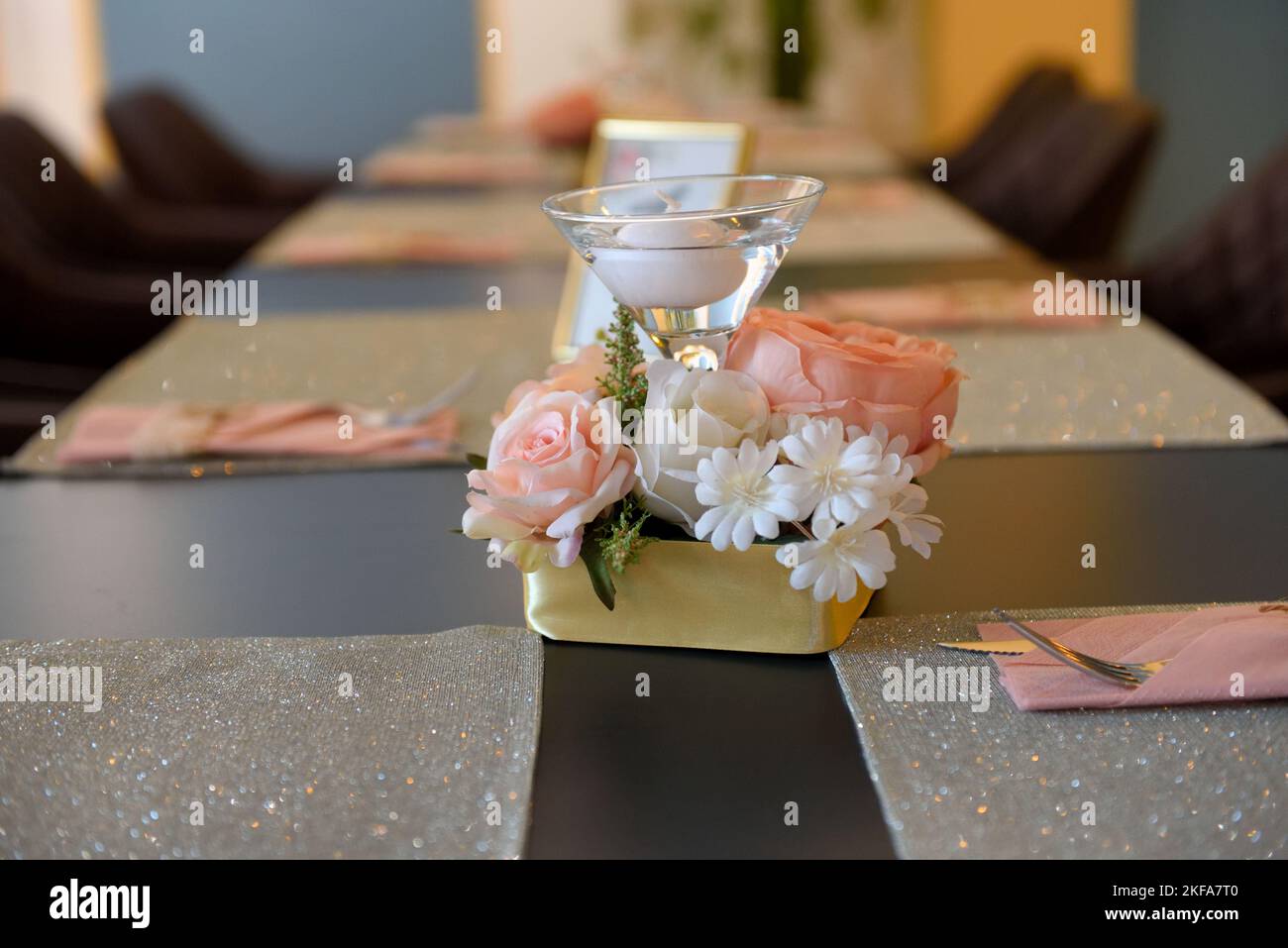 A flower arrangement on a table Stock Photo - Alamy
