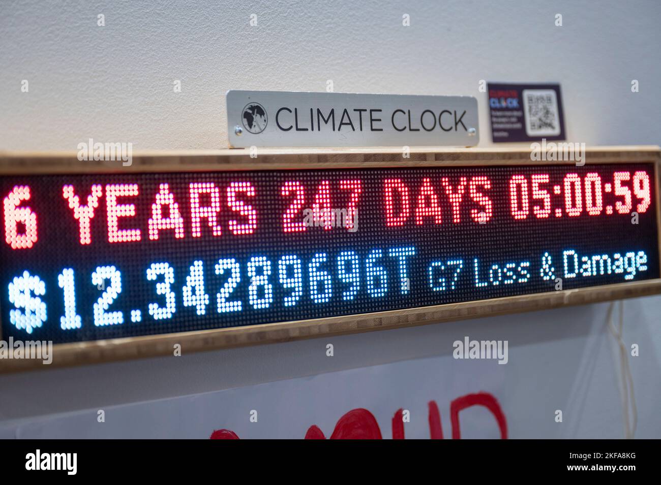 Climate clock hi-res stock photography and images - Alamy