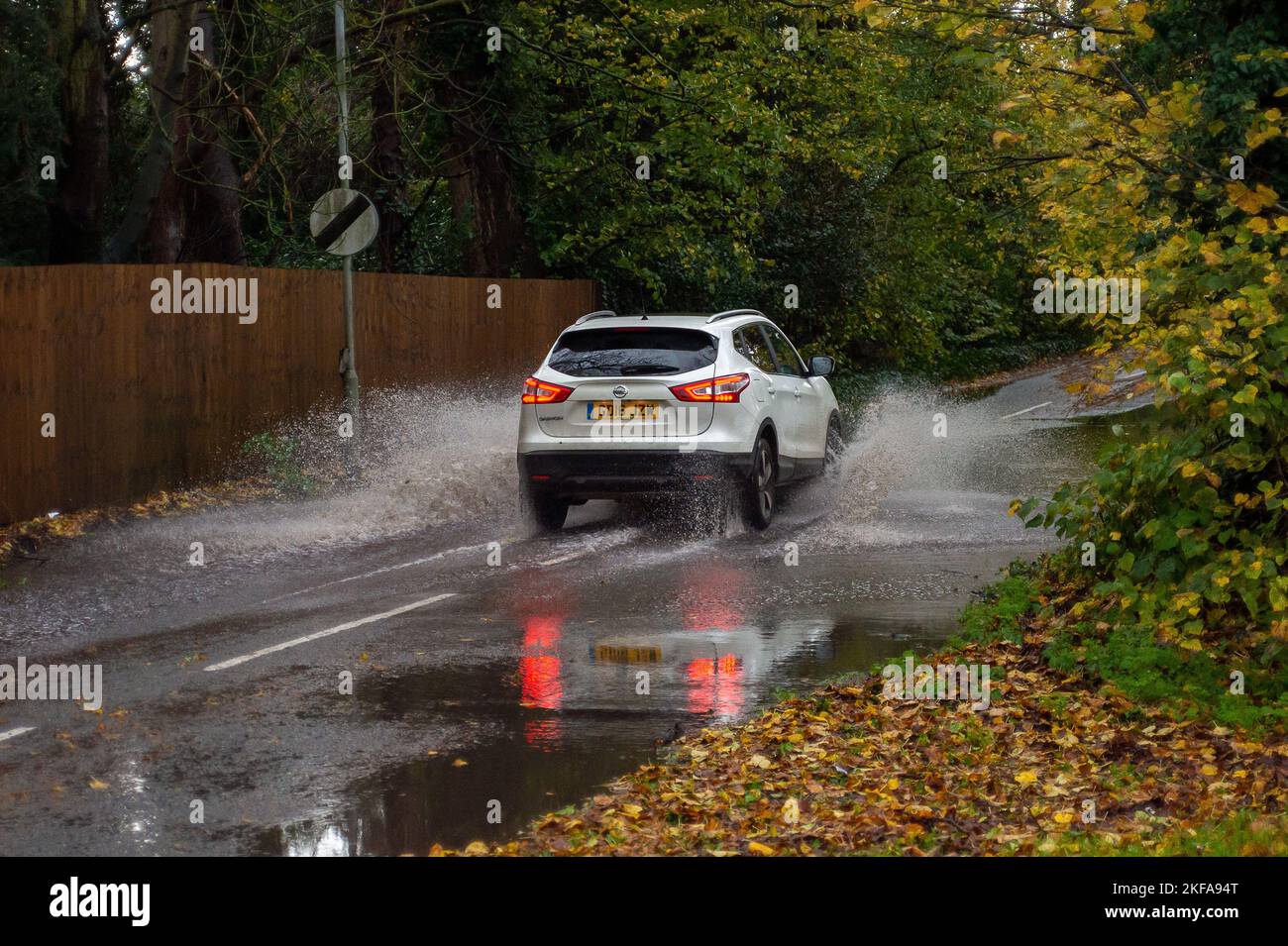 Cars surface rainwater hi-res stock photography and images - Alamy