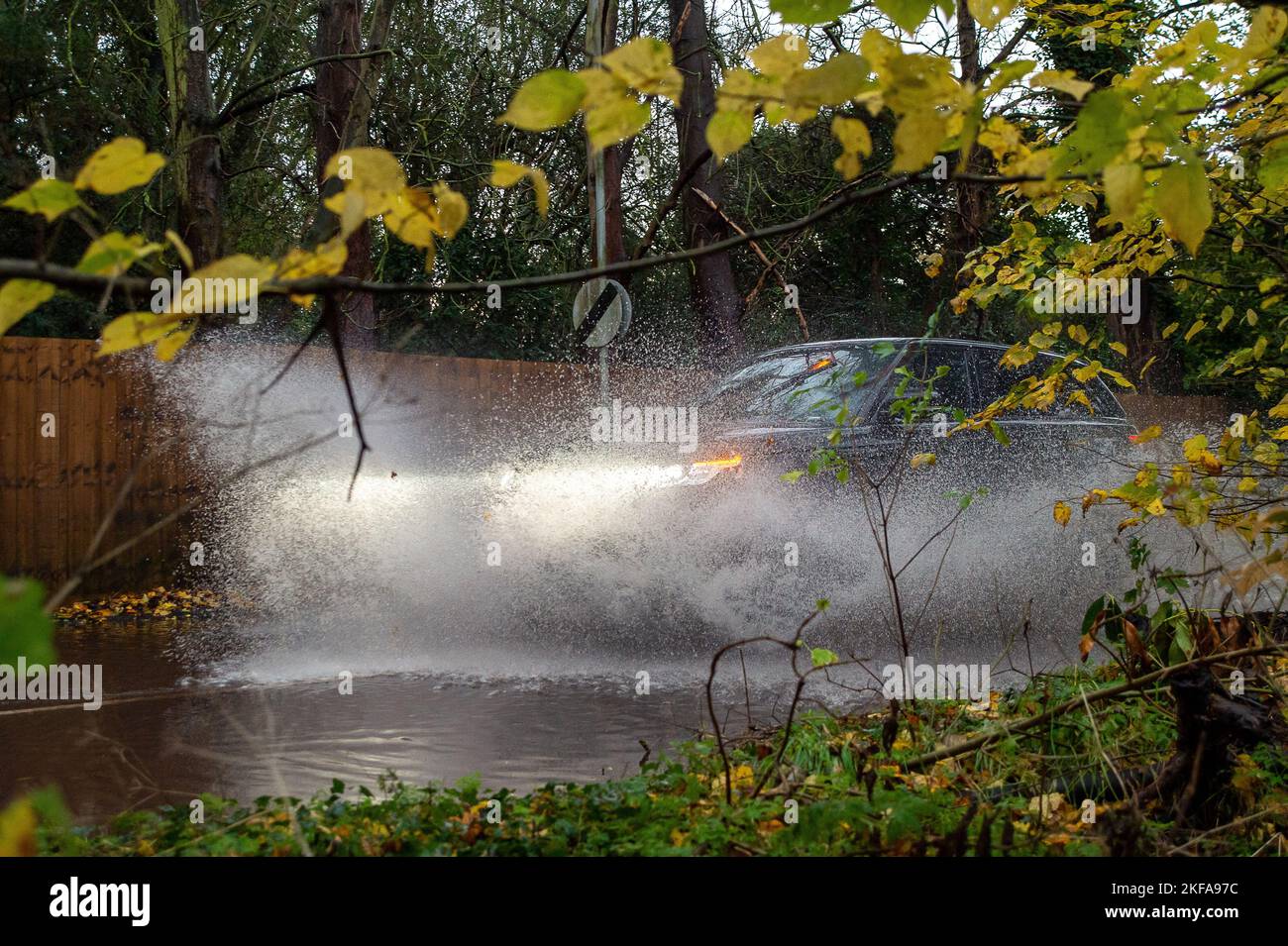 Cars surface rainwater hi-res stock photography and images - Alamy