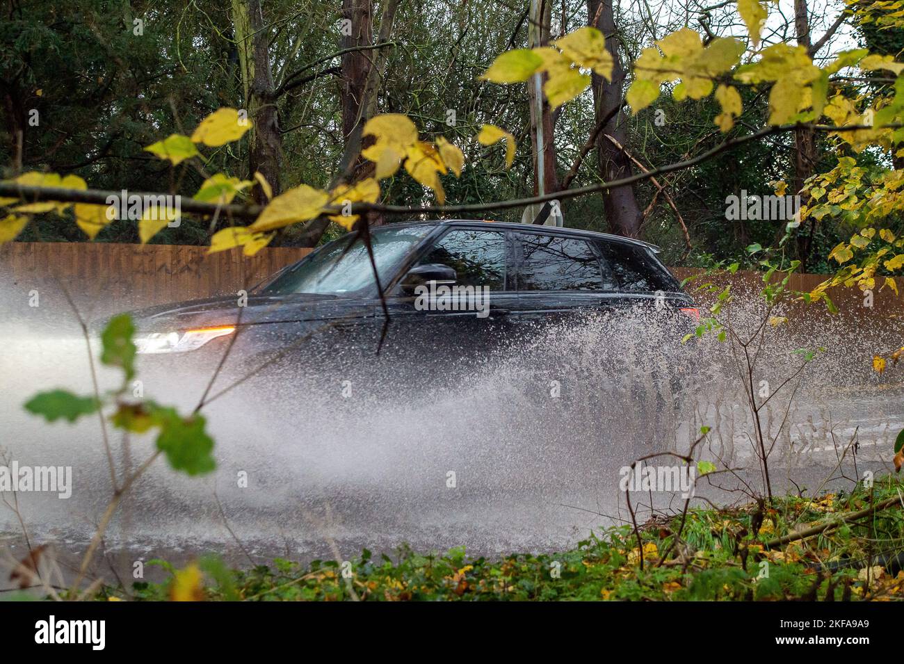 Cars surface rainwater hi-res stock photography and images - Alamy
