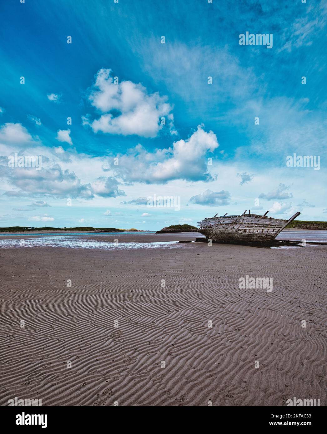 Shipwreck beach wooden ocean hi-res stock photography and images - Alamy