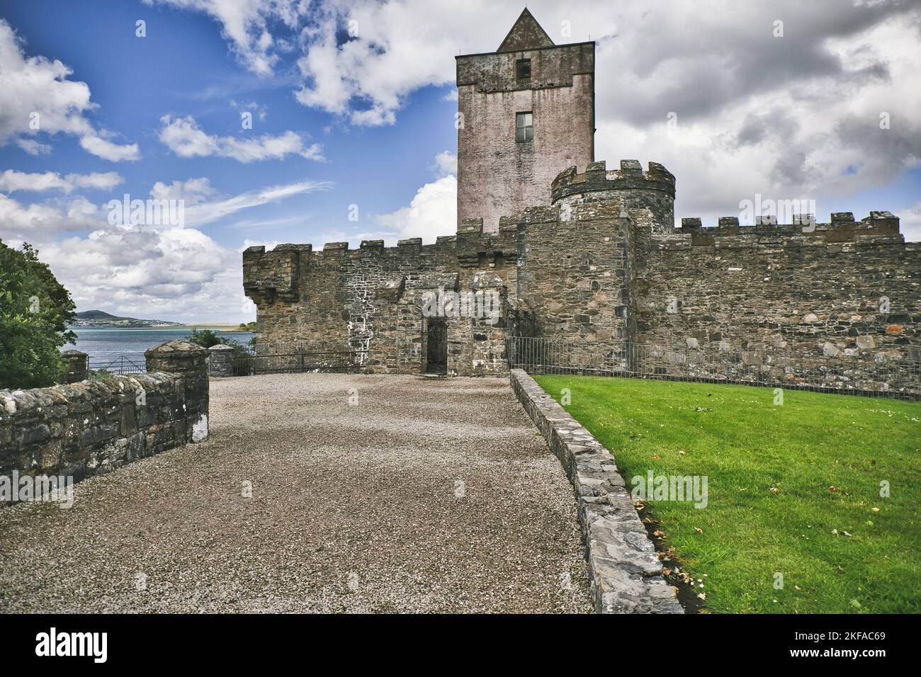 15th century castle hi-res stock photography and images - Alamy