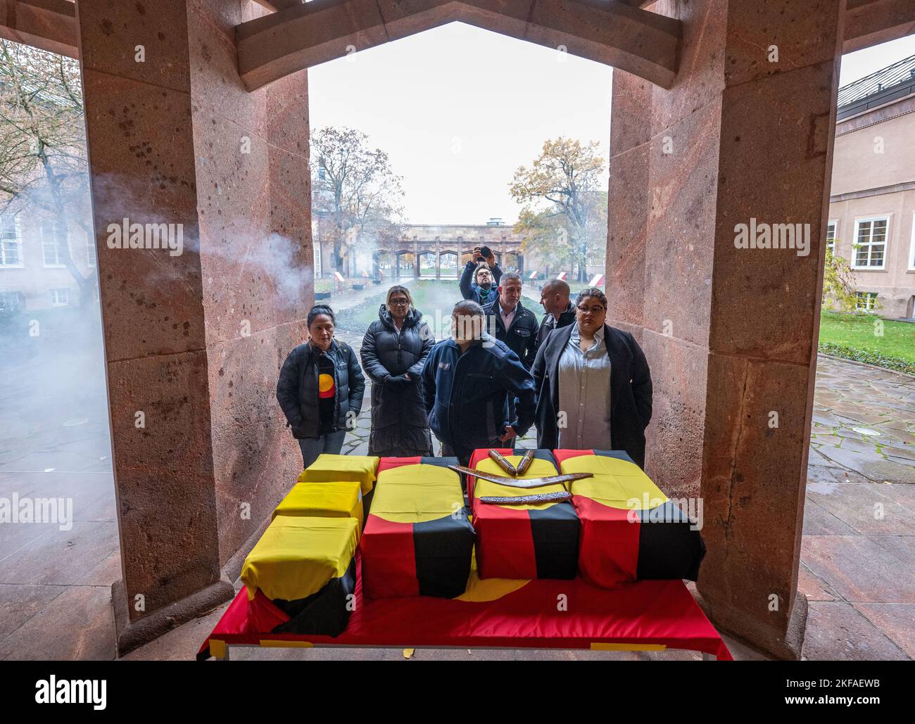 17 November 2022, Saxony, Leipzig: Descendants of Australian indigenous ...