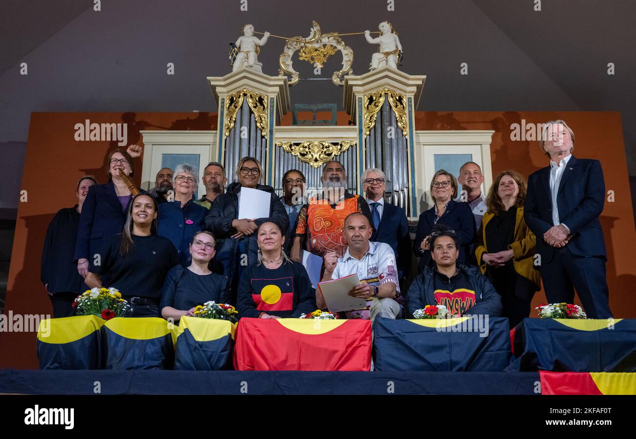 17 November 2022, Saxony, Leipzig: Those involved in the repatriation ...