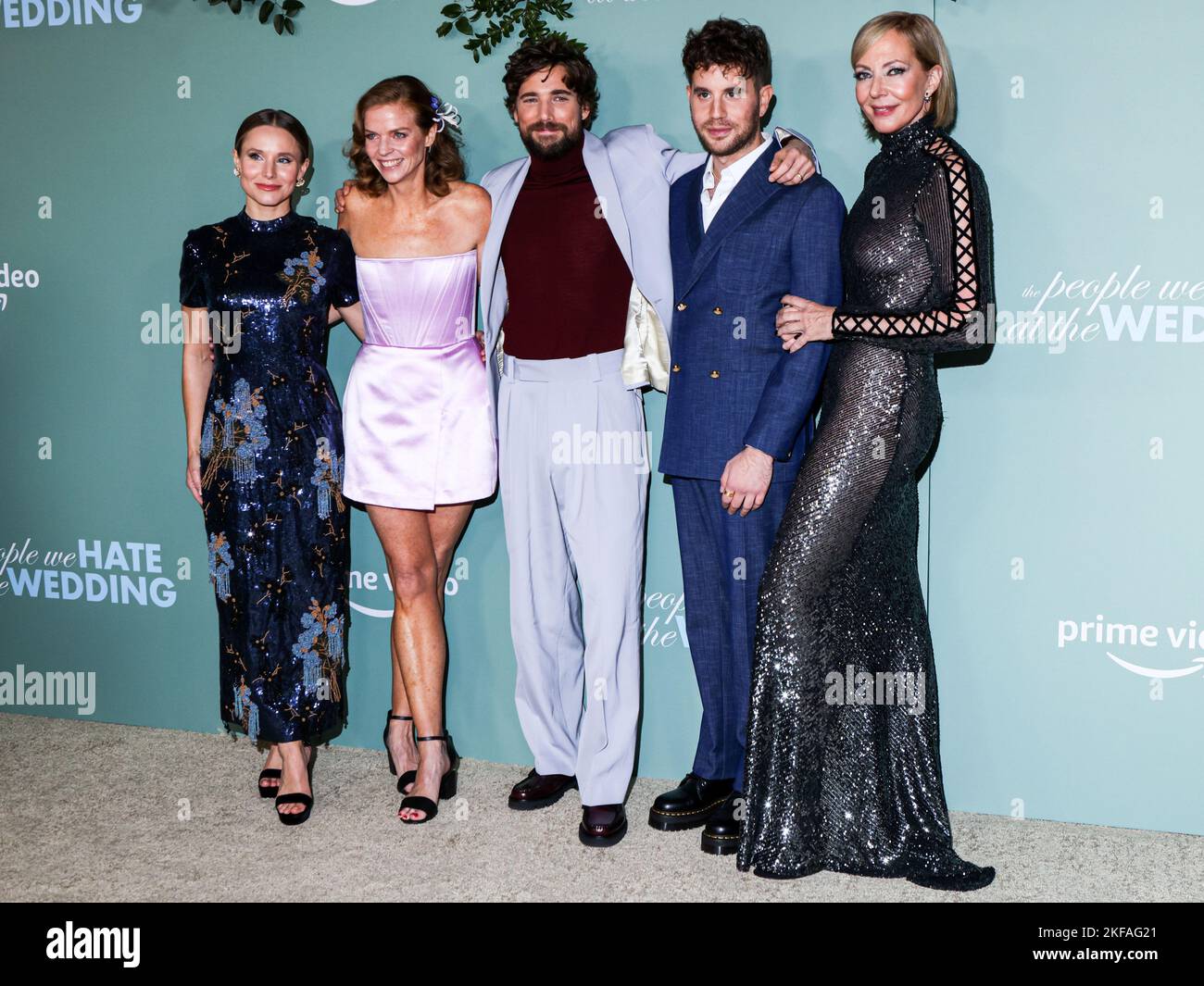 Dustin Milligan Girlfriend 2022