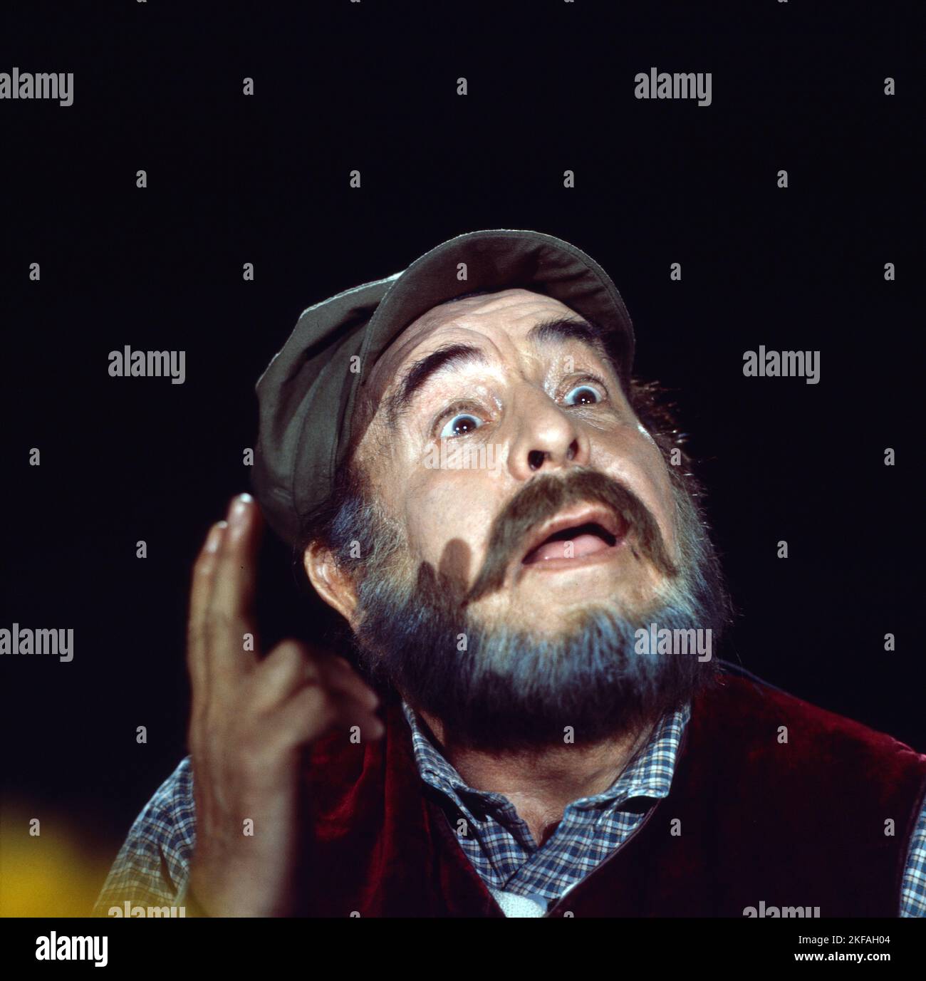 Fiddler on the roof musical hi-res stock photography and images - Alamy