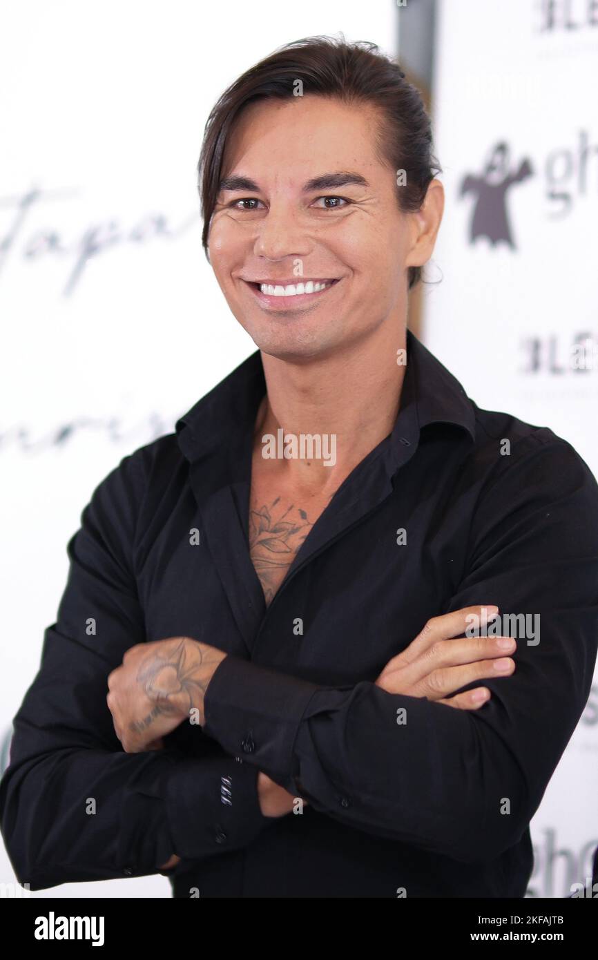 Singer julio iglesias hi-res stock photography and images - Alamy