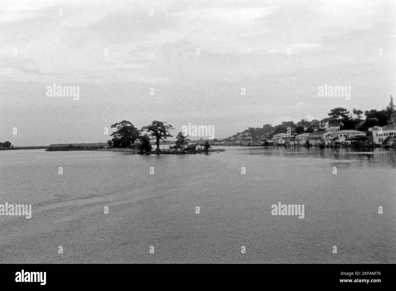 Ansicht der Bucht von Takoradi in Sekondi-Takoradi, Ghana, 1959. View ...
