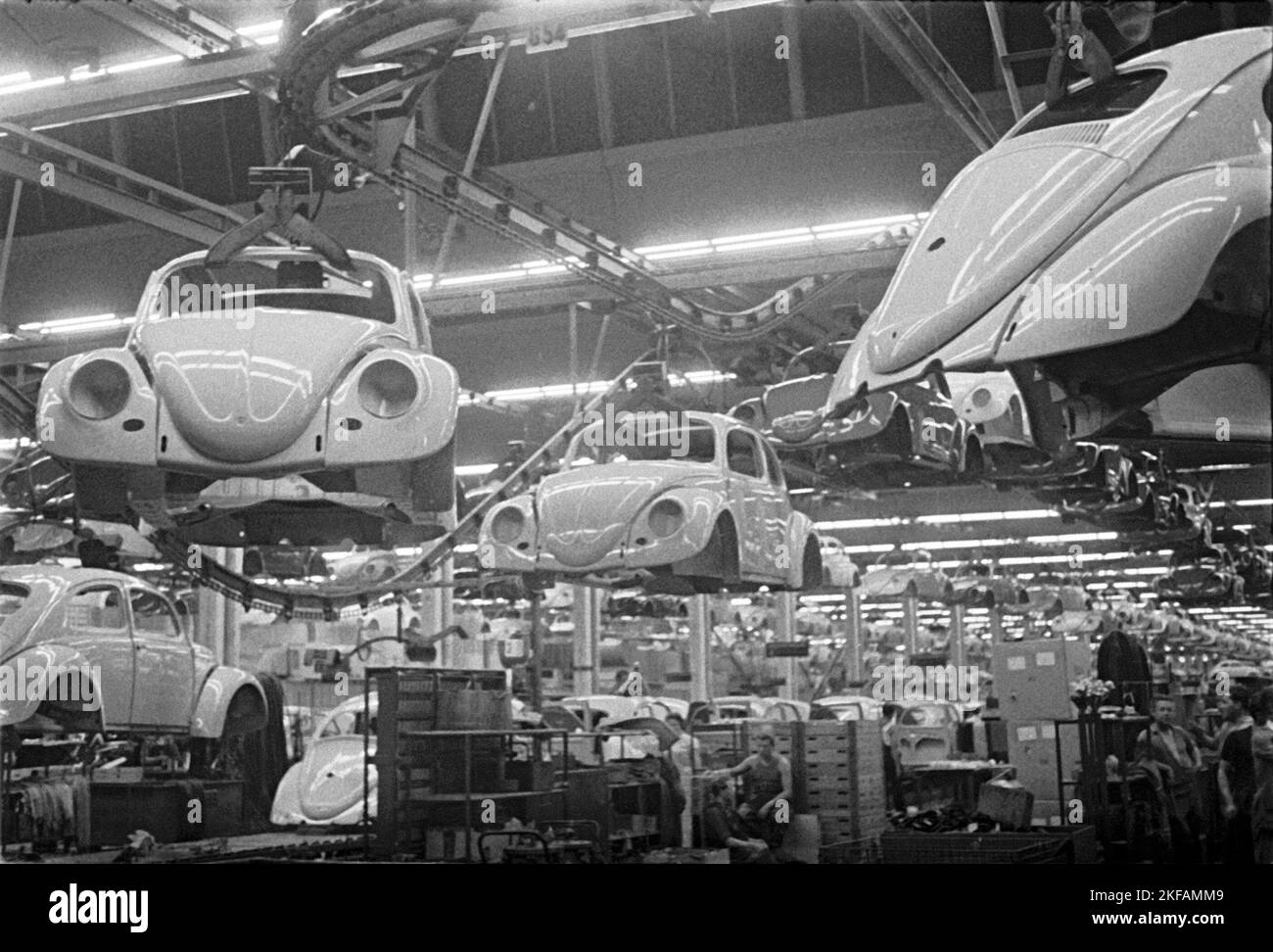 VW Werke - VW Käfer Fertigung - Montage-Fließband, Deutschland ...