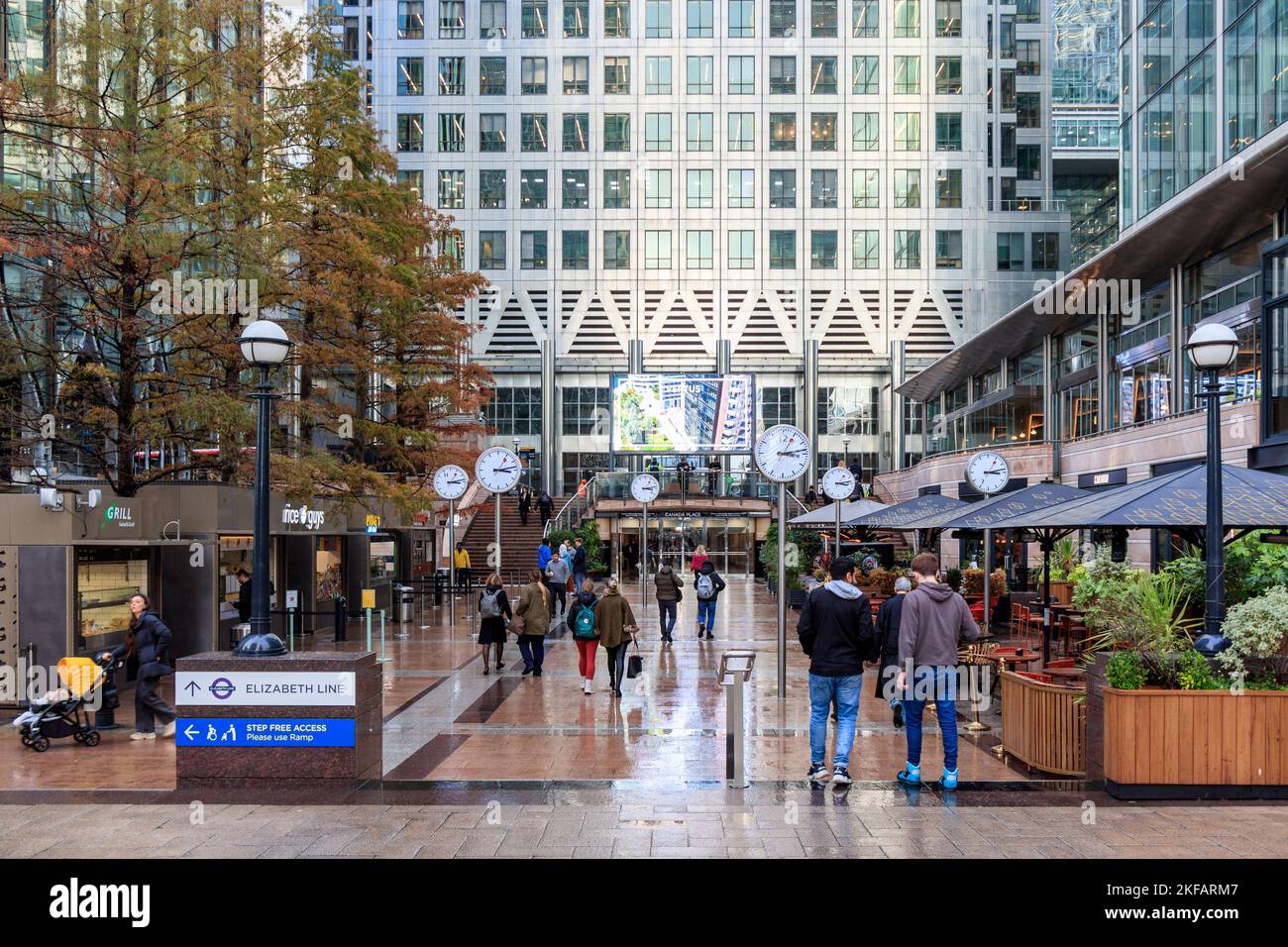 Two different faces hi-res stock photography and images - Alamy