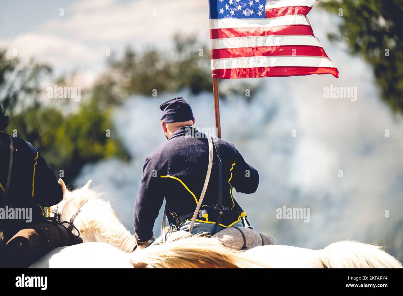 Soldier from behind sitting hi-res stock photography and images - Alamy