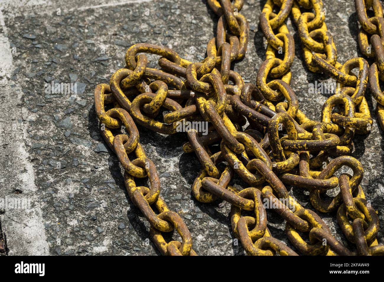 Chains, steel, object, still-life Stock Photo - Alamy
