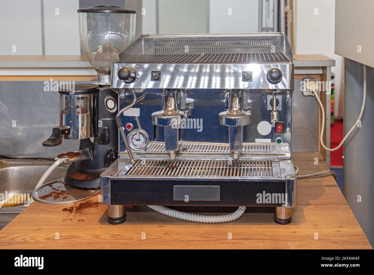 Coffee grinder electric commercial hi-res stock photography and images ...