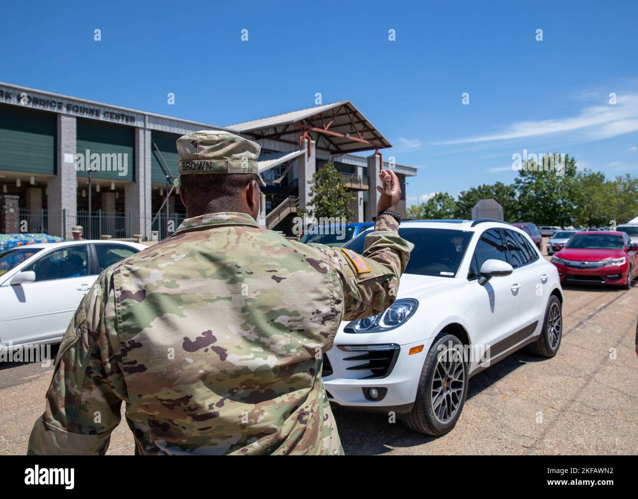 A Mississippi National Guard Soldier directs traffic at the Mississippi ...