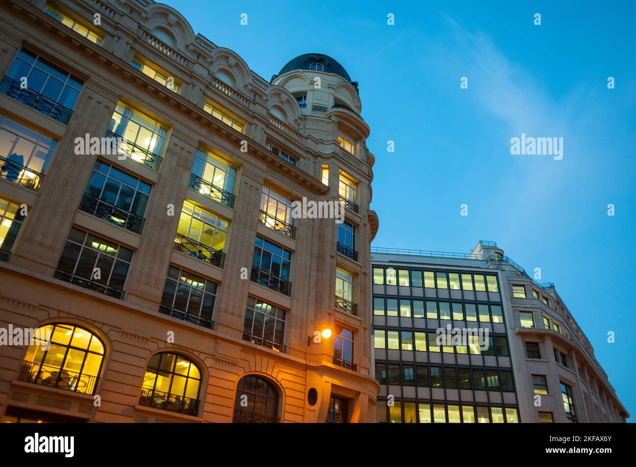 Sentier neighborhood hi-res stock photography and images - Alamy