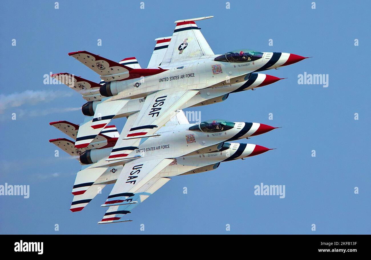 The USAF Thunderbirds Demonstration Team Stock Photo - Alamy