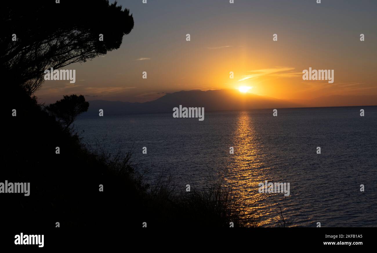 Santorini sunrise sunset scenery hi-res stock photography and images ...