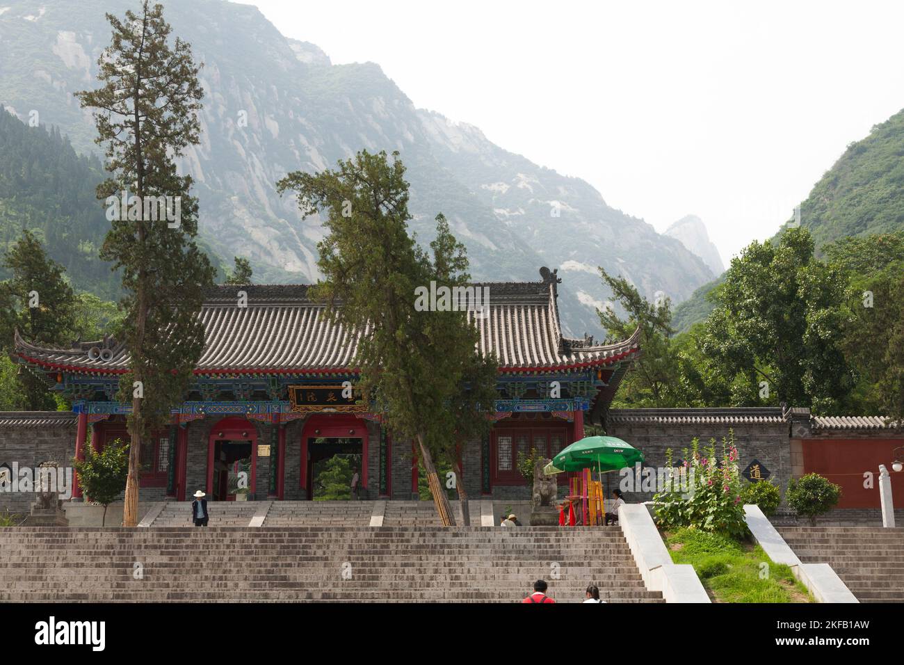 Yuquan temple china jade hi-res stock photography and images - Alamy